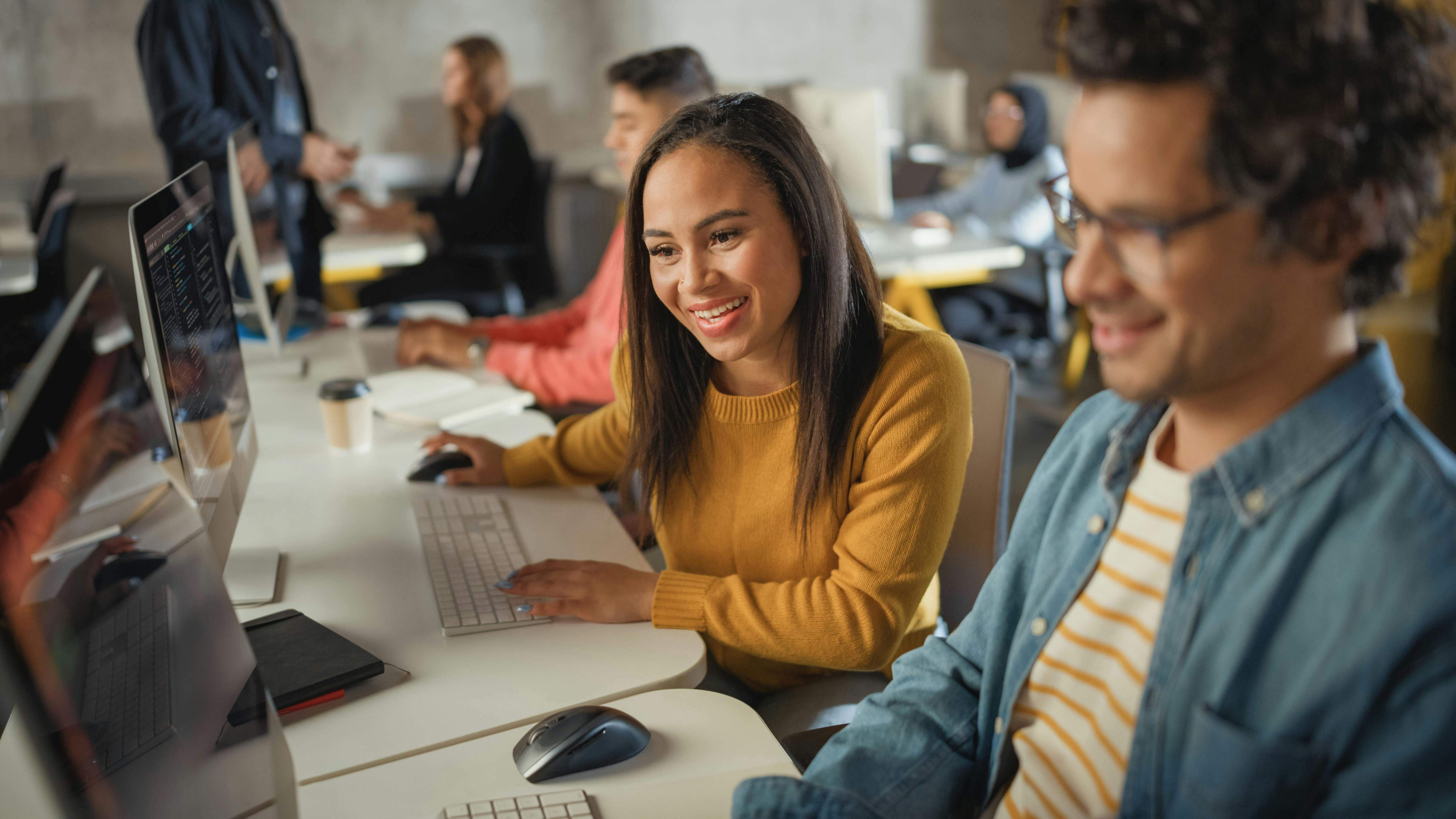 Information Technology vs Computer Science: Which Degree to Study in ...